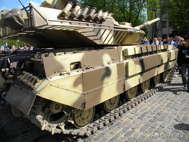 Ukrainian T-64E tanks, old tanks that have been in stock for decades ...