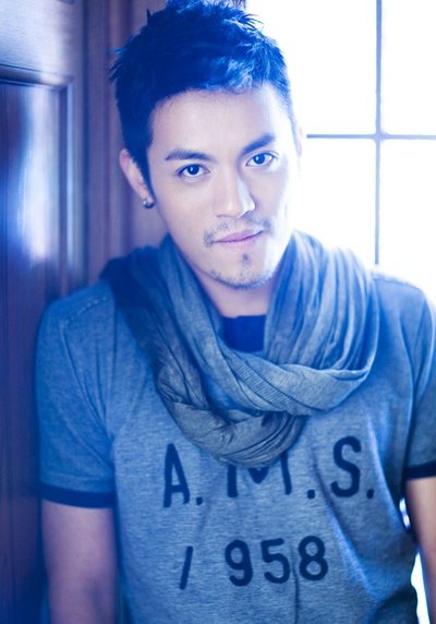 Fan Yichen's "Free Life" Lyrics Sharing - iNEWS