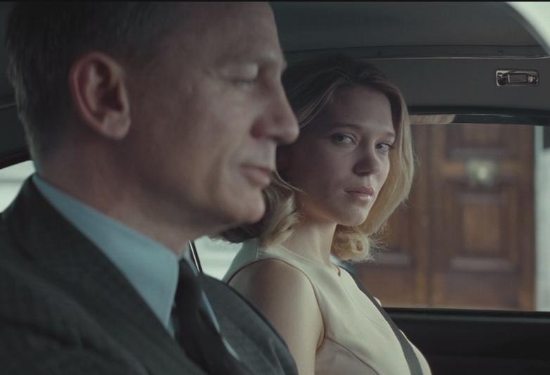 White boy head, always heroic dream——Comment on "007 Ghost Party" - iNEWS