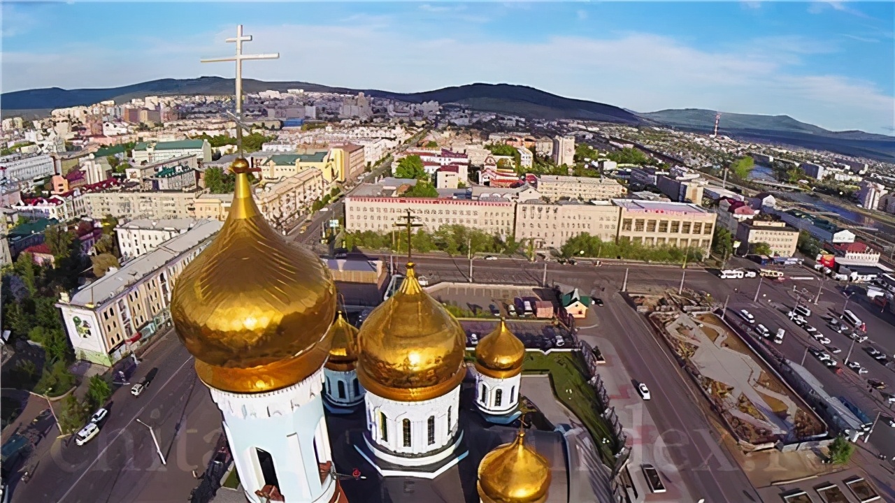 I heard that you can go abroad by bus to see Lake Baikal? - iNEWS