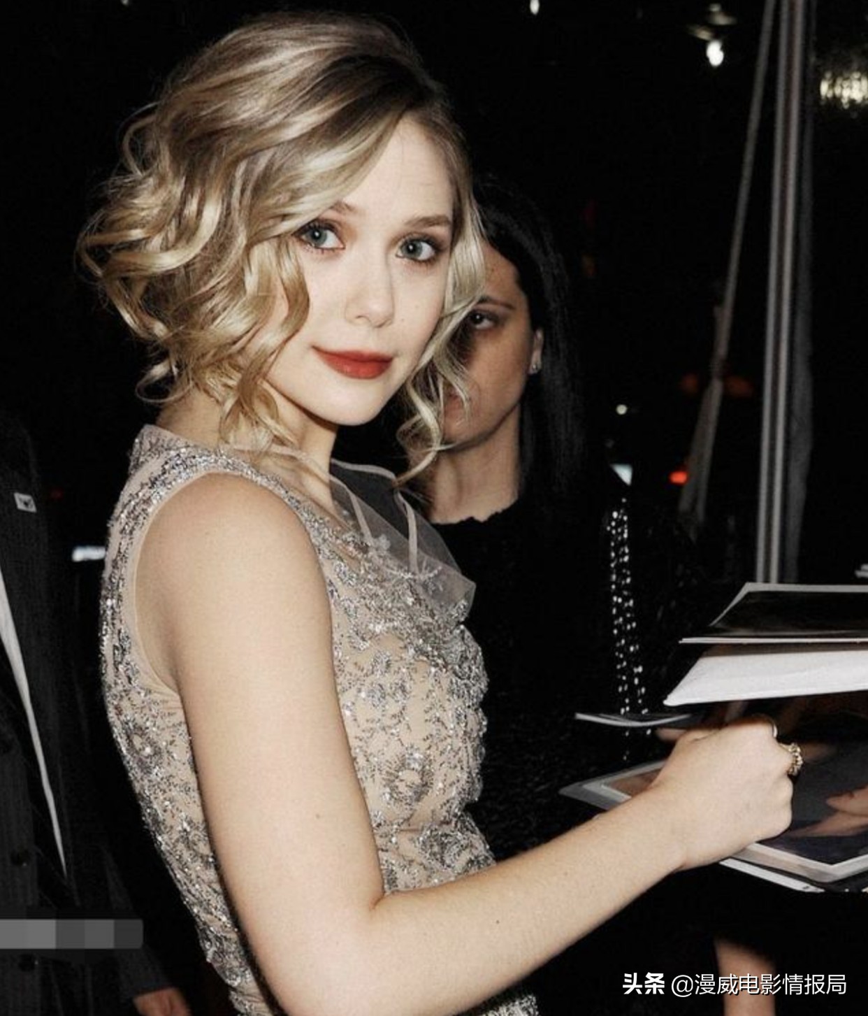 The Wanda actor also has a twin sister, netizen: sister's value is like ...