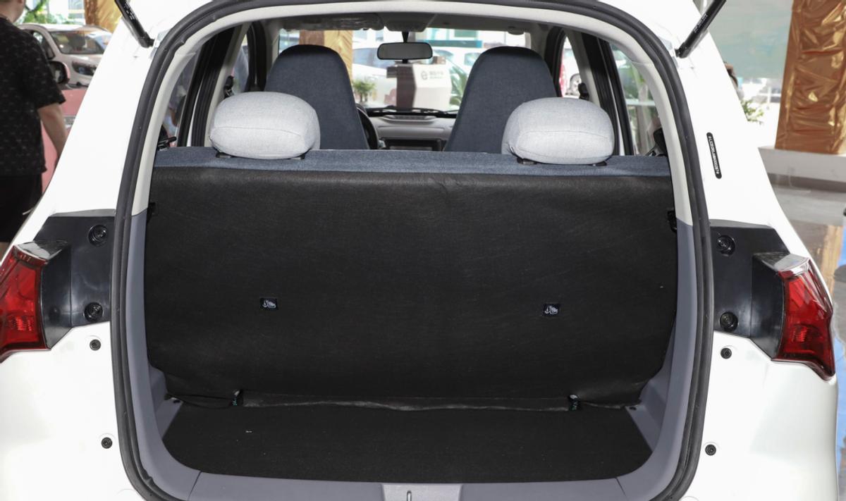 Another mini-electric car, Lingbao COCO top equipped with glory version ...