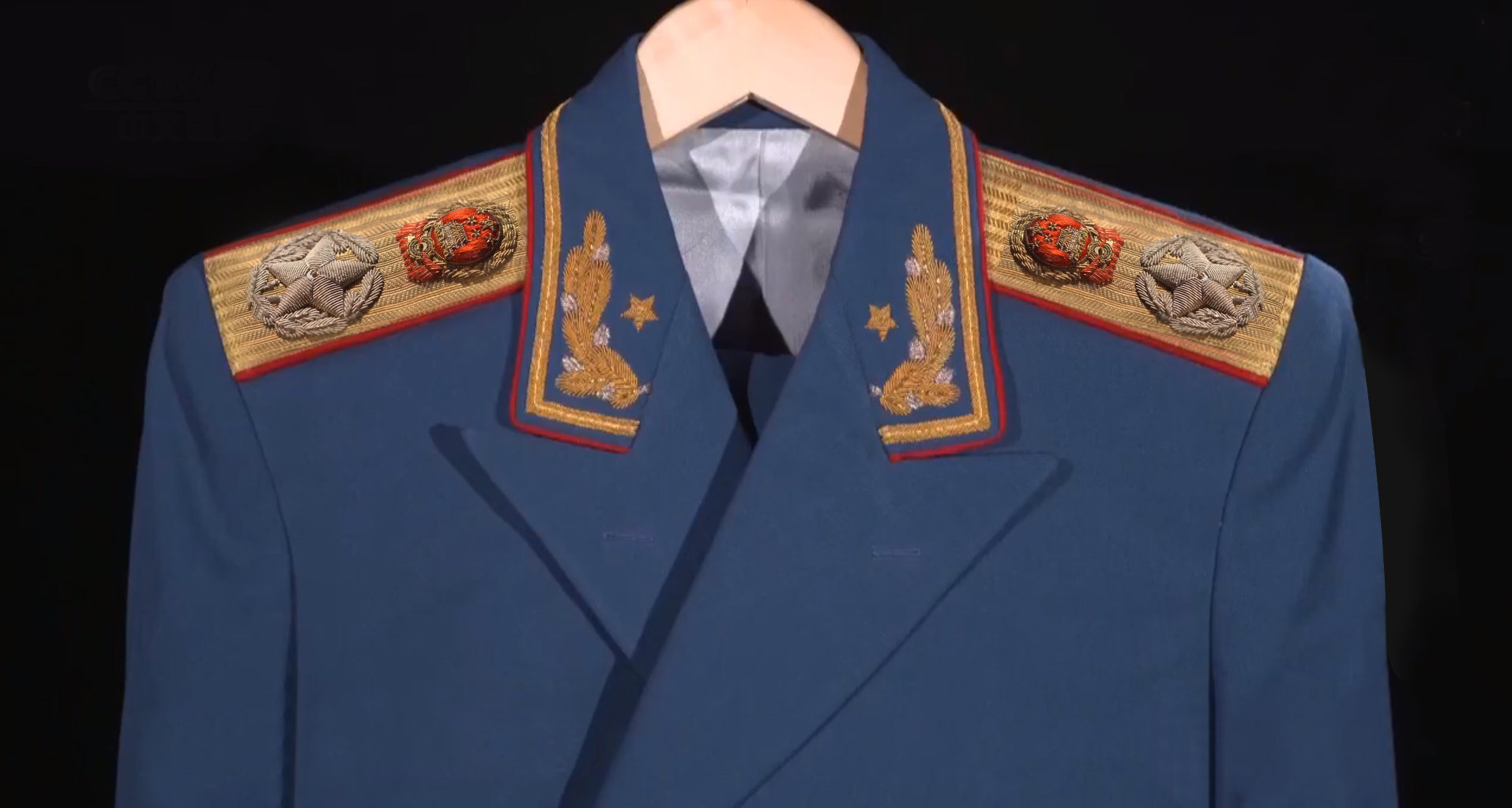 Generalissimo's suit: Mao Zedong's first visit to the Generalissimo's ...