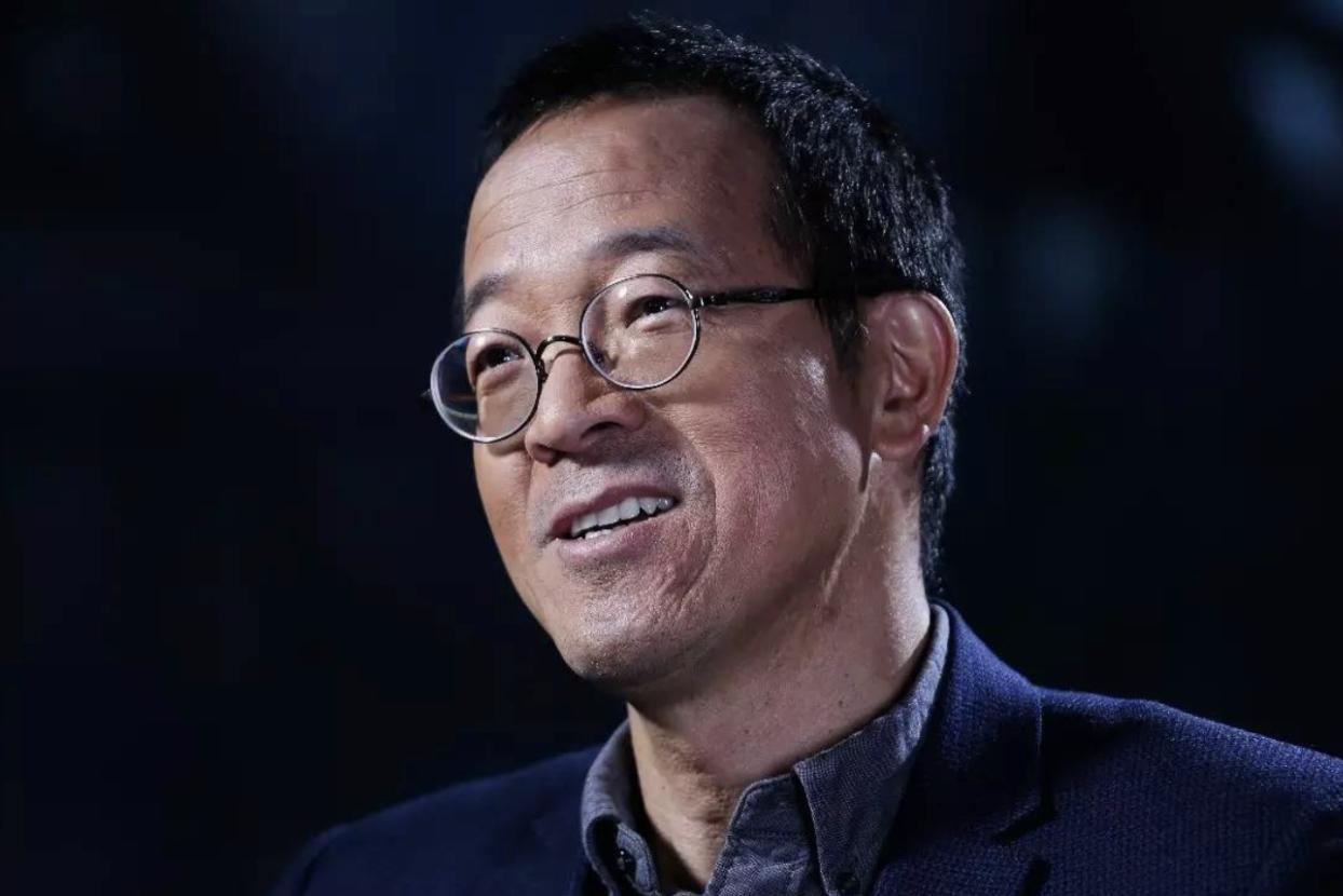 Donating 80,000 sets of tables and chairs to rural schools, how should ...