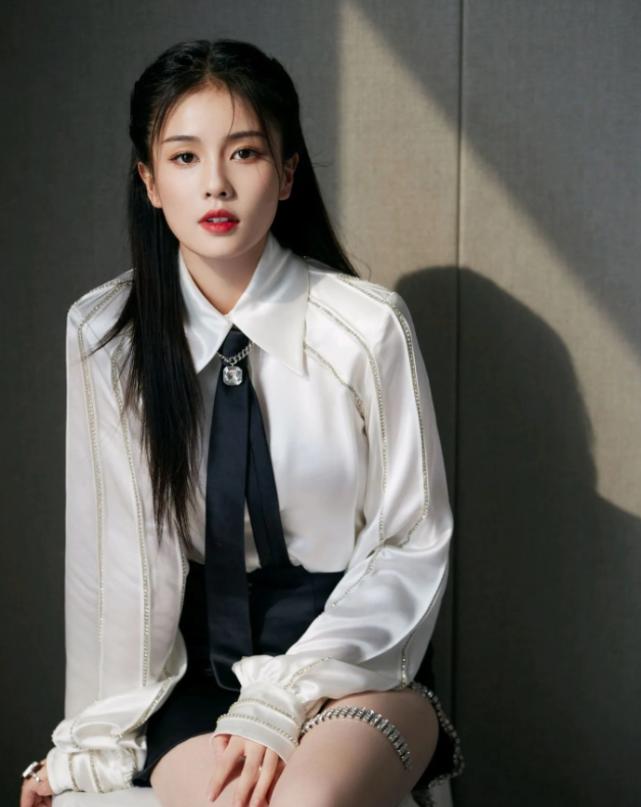 Bailu is on fire again, "satin shirt", the upper circumference is ...