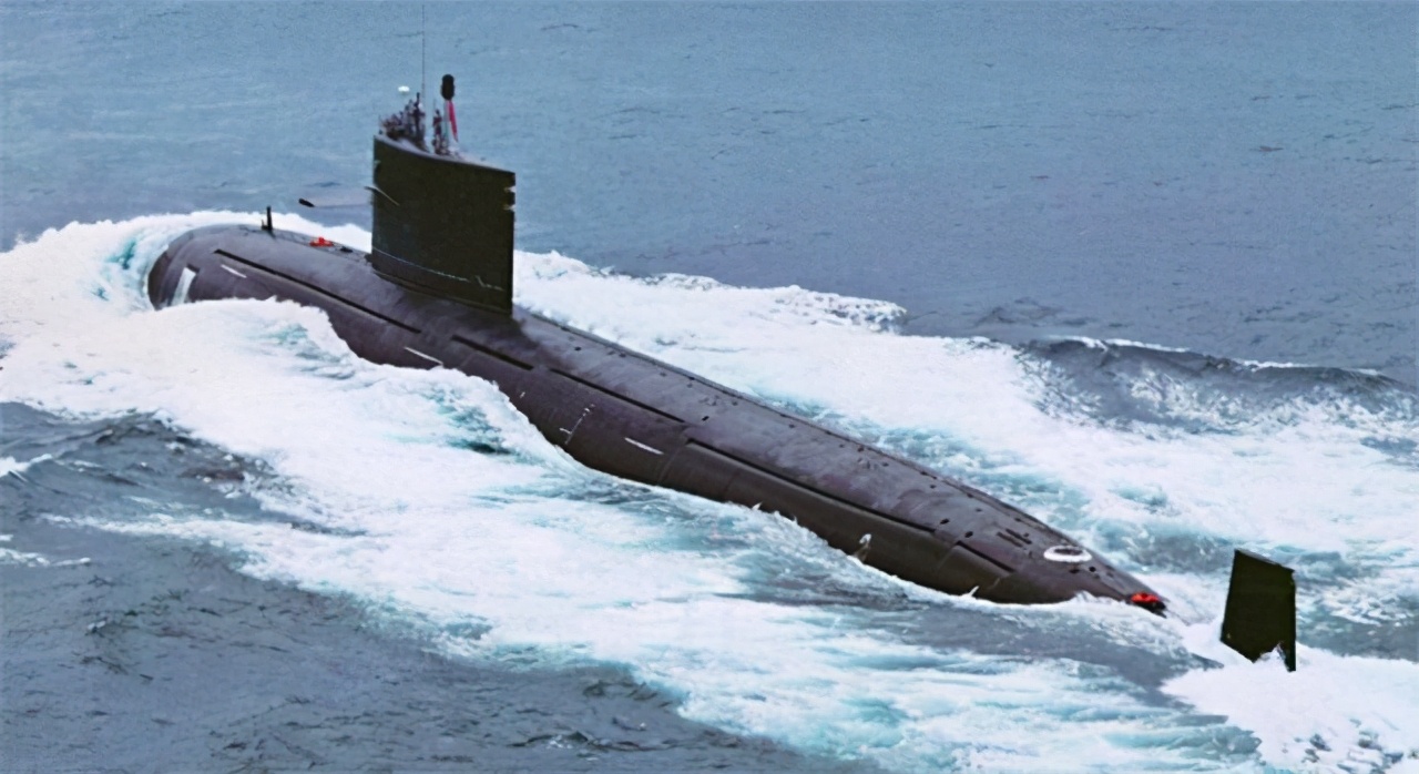 The 361 submarine incident: The fishermen opened the hatch to see that ...