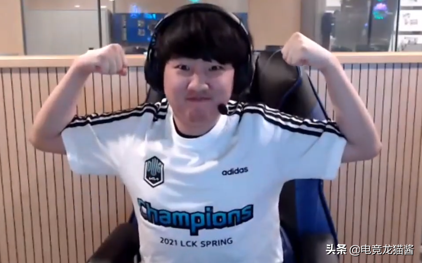 LOL's first MSI team was born, DK swept GEN, and Khan led the team to win the championship at ...