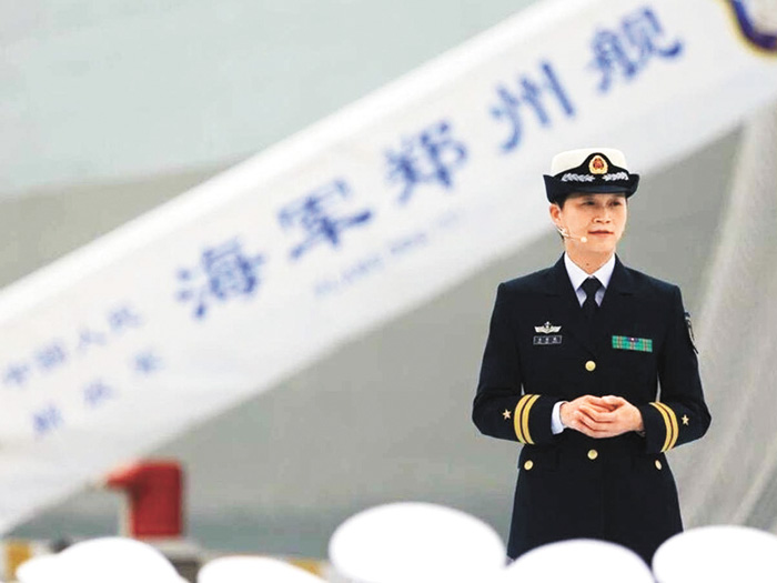 China's first female captain! From pageant beauty to embarking on an ...