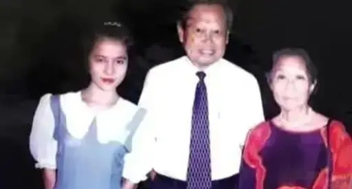 Weng Fan and Yang Zhenning: Why is love for 17 years? - iNEWS