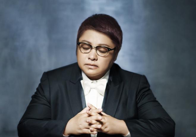 It turns out that he is Han Hong's favorite person. No wonder she is ...