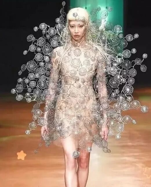 Forgive me for not knowing fashion, the clothes on this catwalk show ...