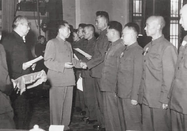 "Major General" or "Commander", who is at a higher level? - iNEWS