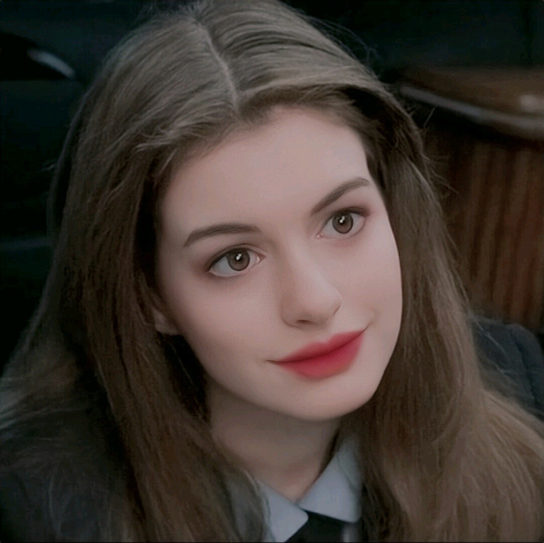The goddess Anne Hathaway looks online, every year 18 - iNEWS