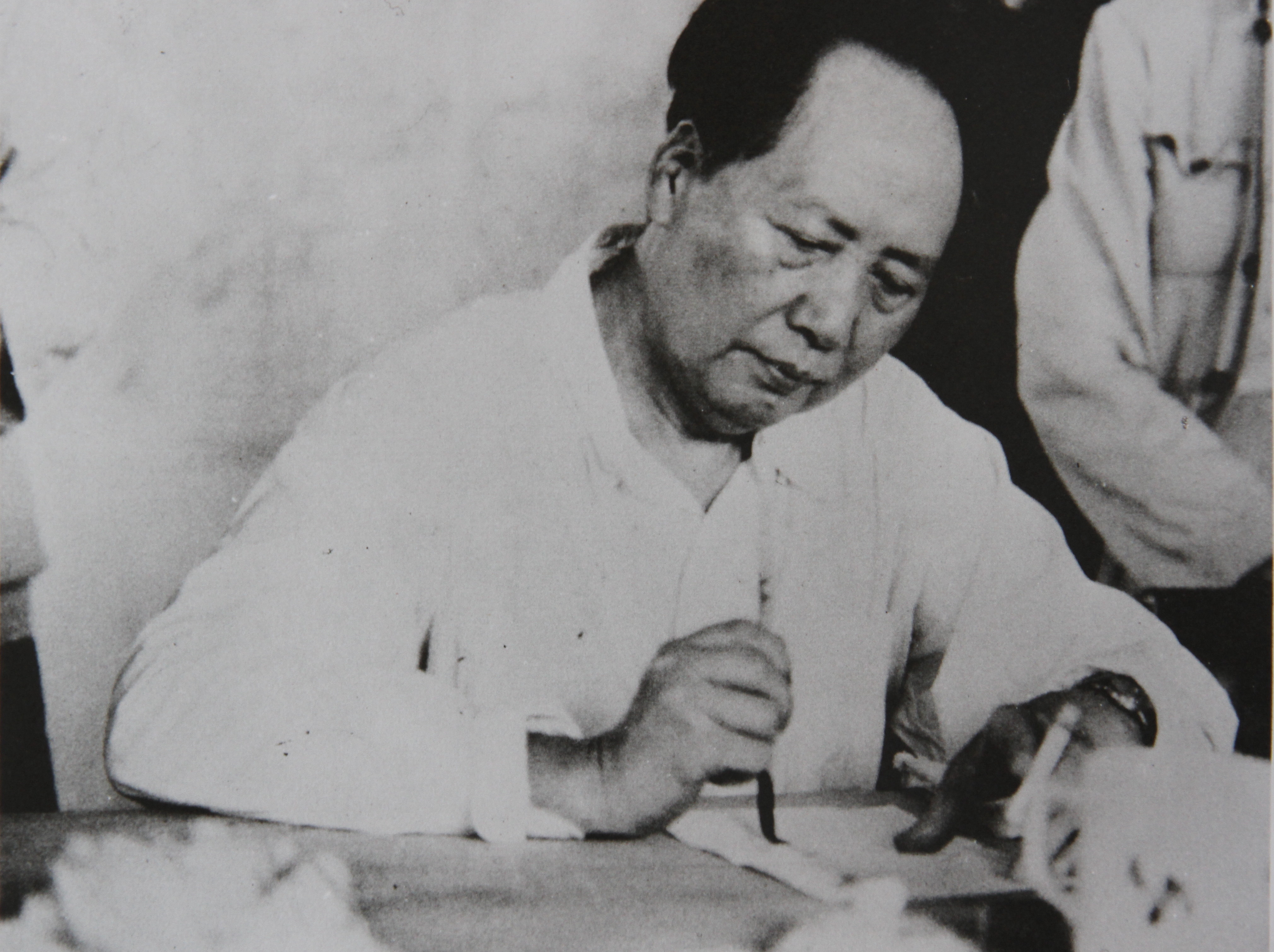 Mao Zedong took a close look at Xu Tao's sketches, and then said: "This ...