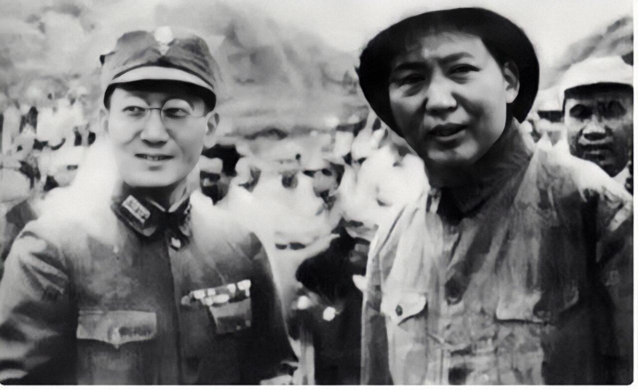 During the Chongqing negotiations, Zhang Zhizhong, who accompanied Mao ...
