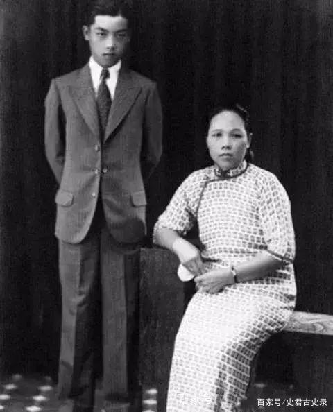 Li Youlin, the eldest son of Li Zongren, cried bitterly at the 100-year ...