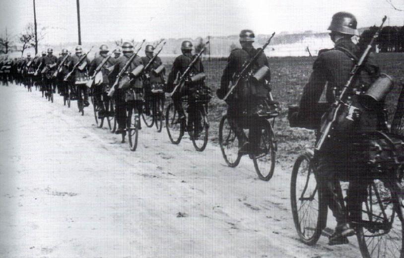 Riding a bicycle in Europe: What was the military bicycle of the German ...