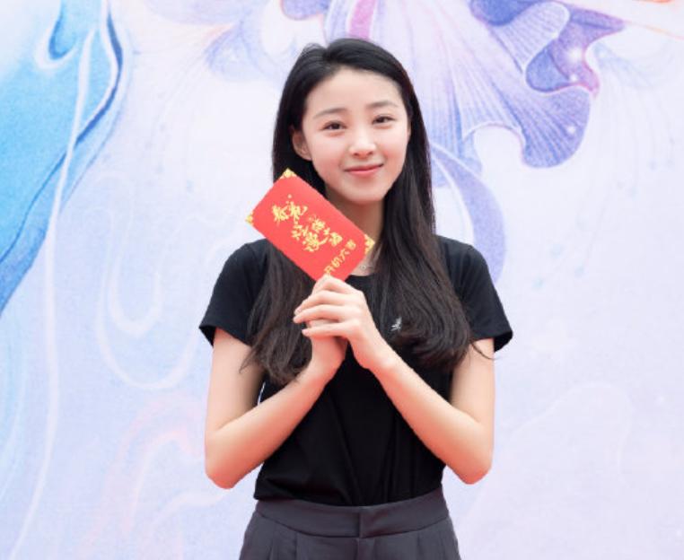 Filming of "Chen Xiaozhu in Spring Blossoms" is now on!Su Xiaotong ...