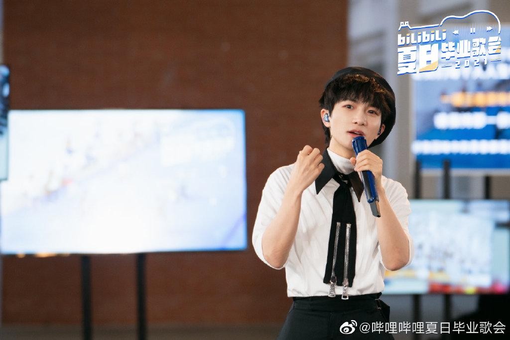 Ouyang, Nana, Wang Yuan, Zhou Shen, Xu Songpushu, sing the graduation ...