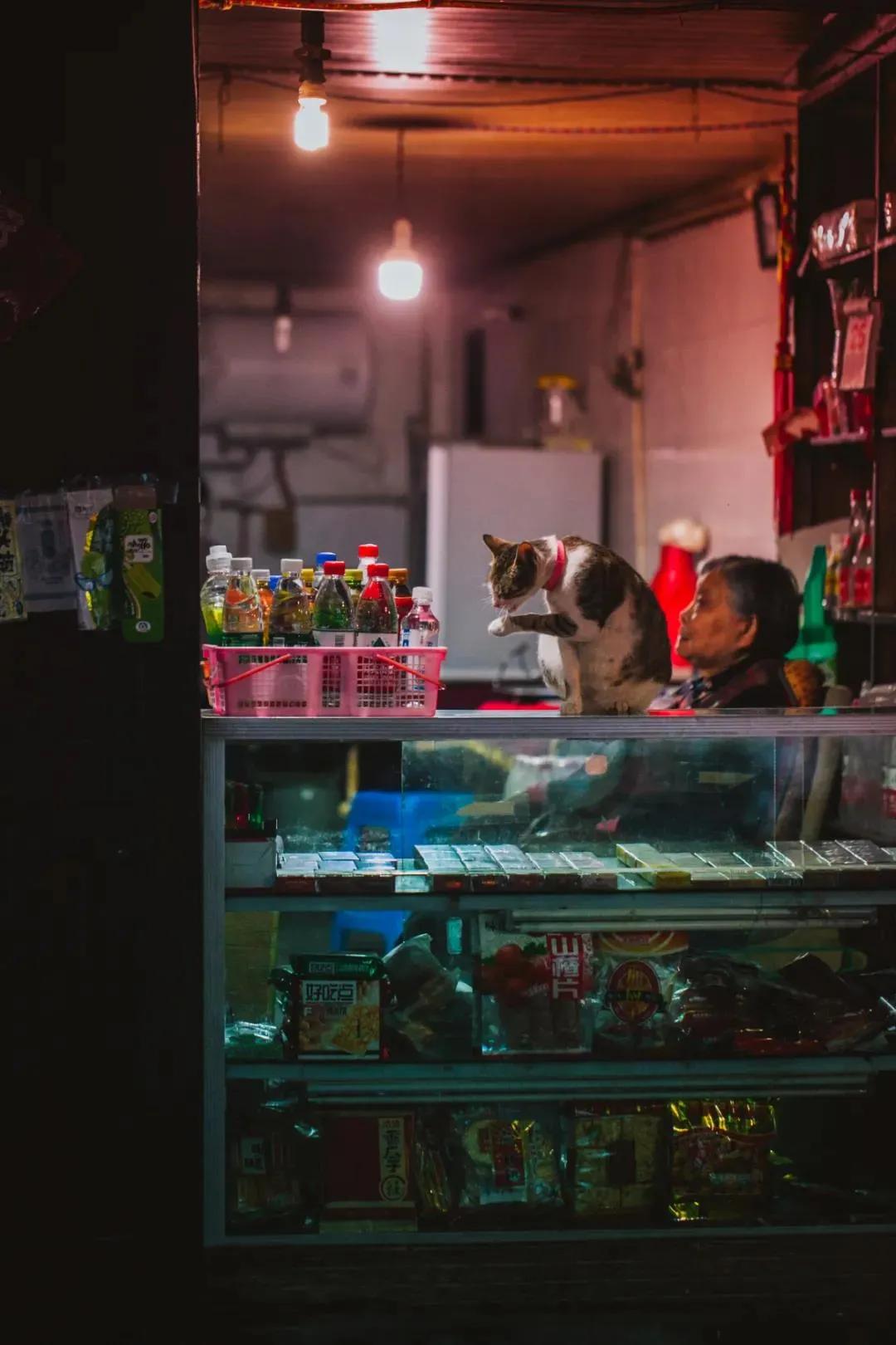 The only 100-year-old alley in Chongqing named after the "Mountain City ...