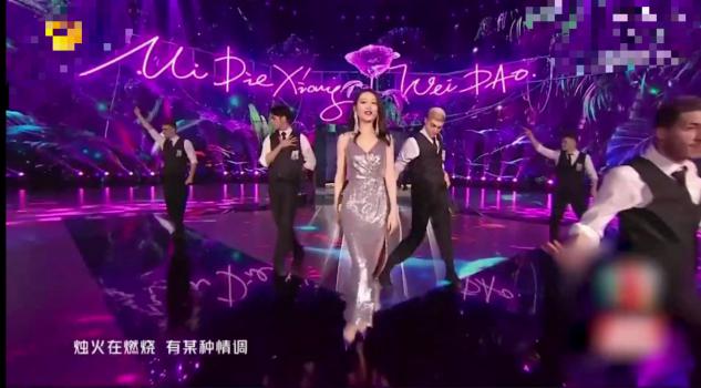 Wang Ou and the 14-year-old actor dance close to each other, and the ...
