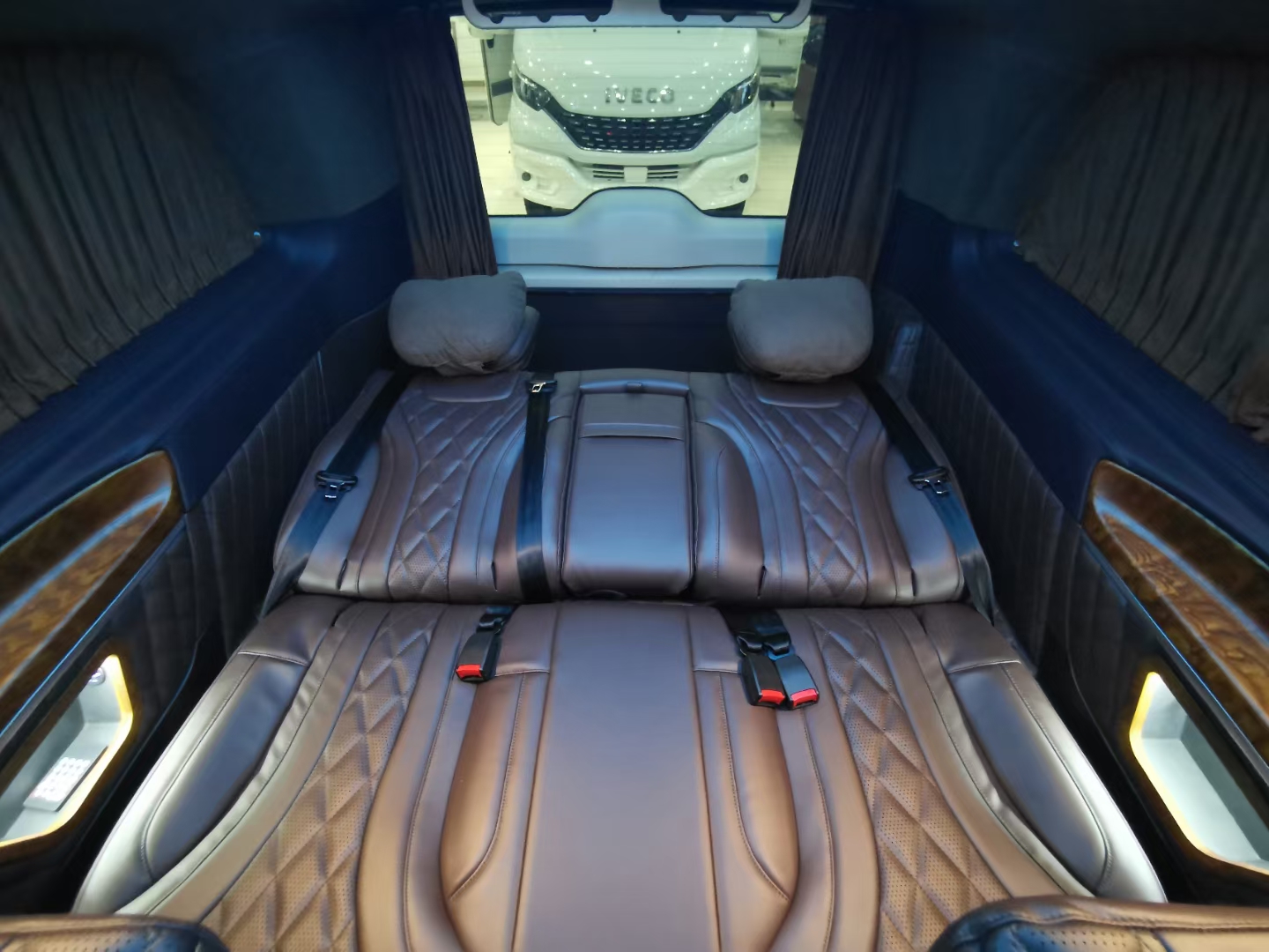 九速奔驰V260L迈巴赫天使之翼顶灯豪华头等舱极致享受上海定制