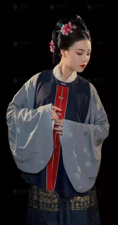 Popular Science of Ancient Women's Makeup-Ming Dynasty Makeup - iNEWS