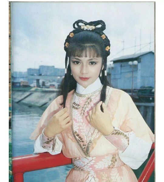 Beautiful Lady Qiao Huang Rong - iMedia