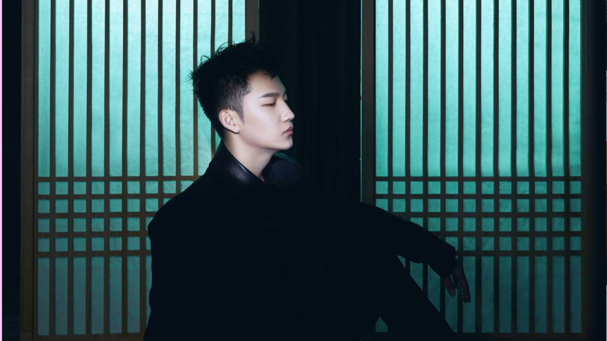 Liu Xiaoting and Zhang Jiutai watch a movie and ask Qin Xiaoxian about ...