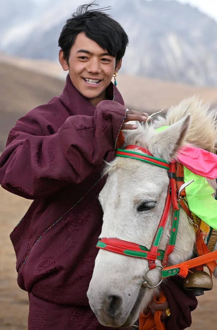 One year after Ding Zhen became popular, his appearance collapsed, his ...