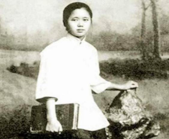 In 1995, the children of the Liang family erected a burial mound in ...