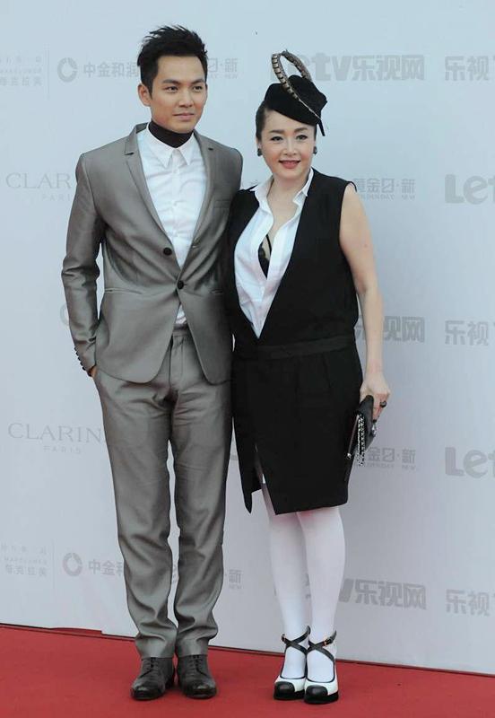 The 62-year-old Tian Niu really dared to wear it, with a shirt in her ...