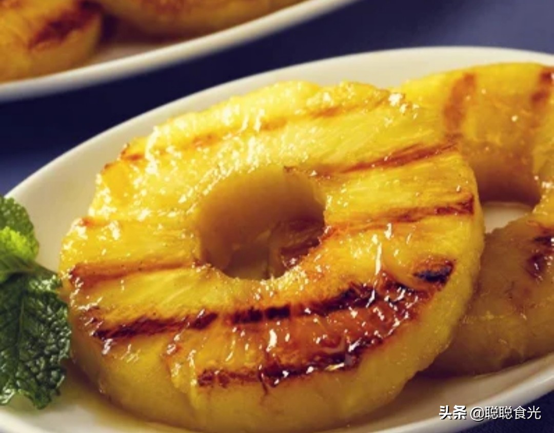 Don't just soak pineapple in salt water, learn these 6 ways to eat it ...
