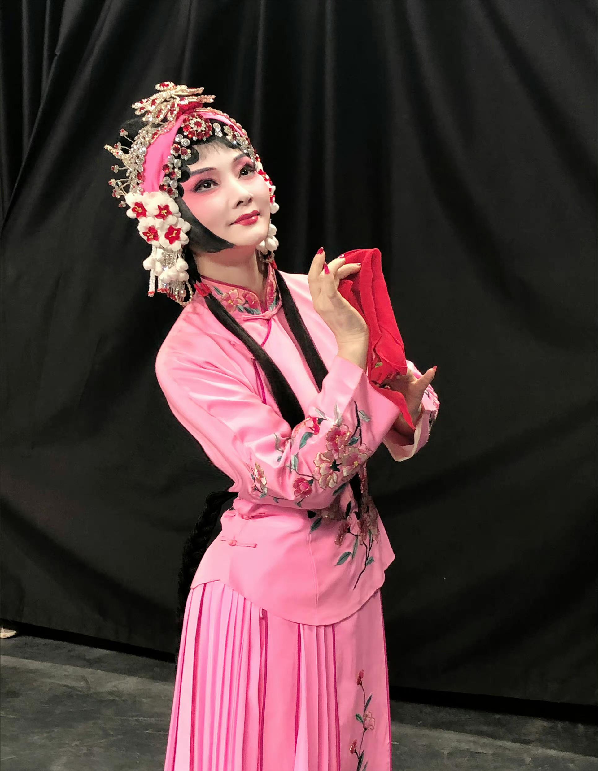 "The Goddess of Immortality" He Saifei: 37 years in the industry, zero ...