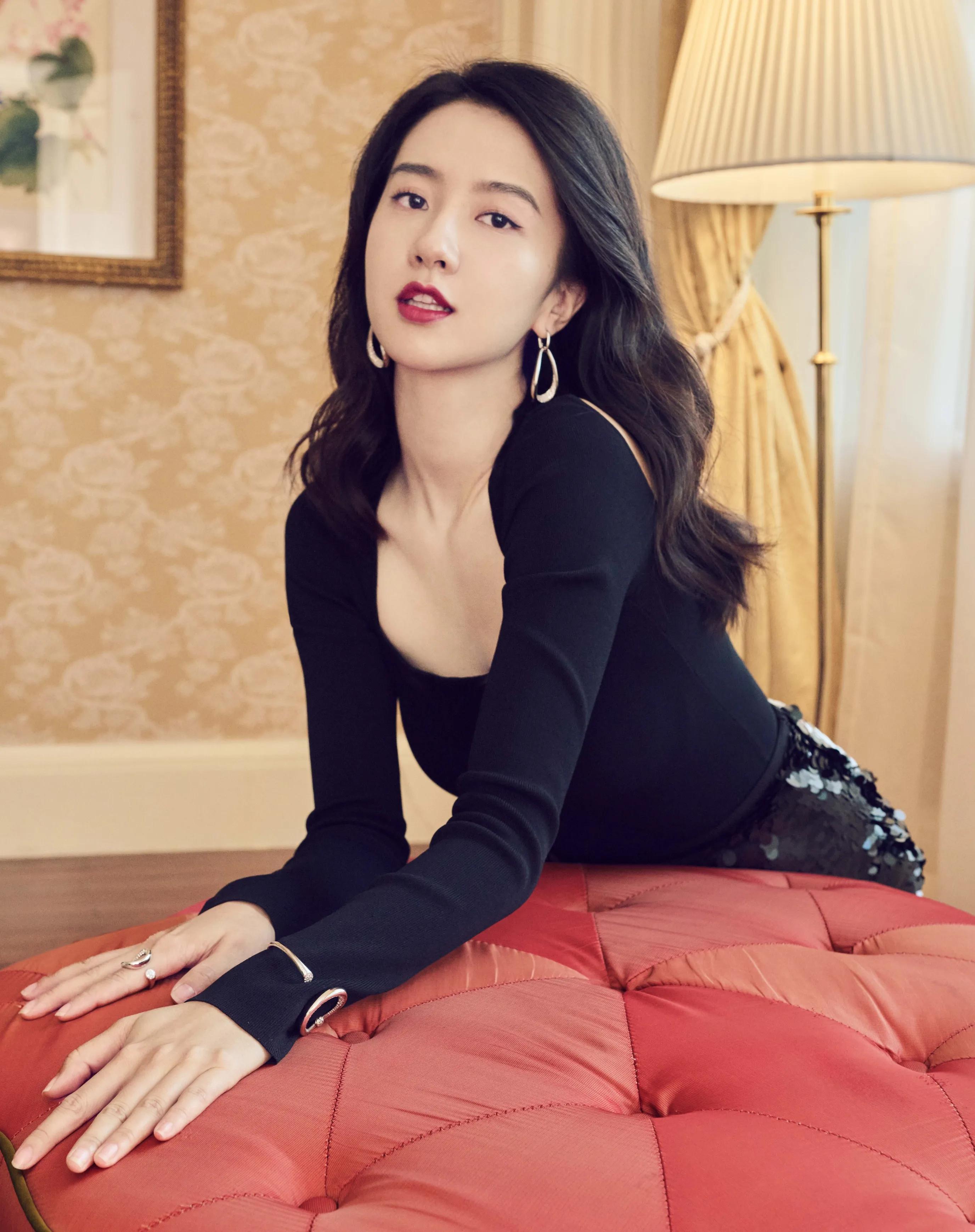 Interpreting a Thousand Faces of Life Xu Lingyue - iNEWS