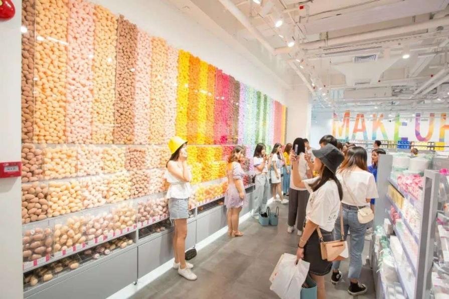 Is KK with a "colorist" the future of beauty collection stores? - iMedia