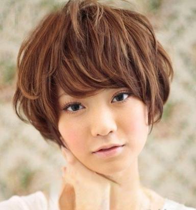 "Pseudo-Japanese" short hair pear flower hair style pictures can make ...