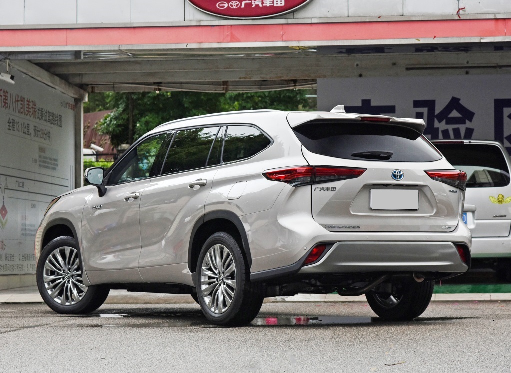 The fourth-generation Toyota Highlander is coming, with a magnificent ...