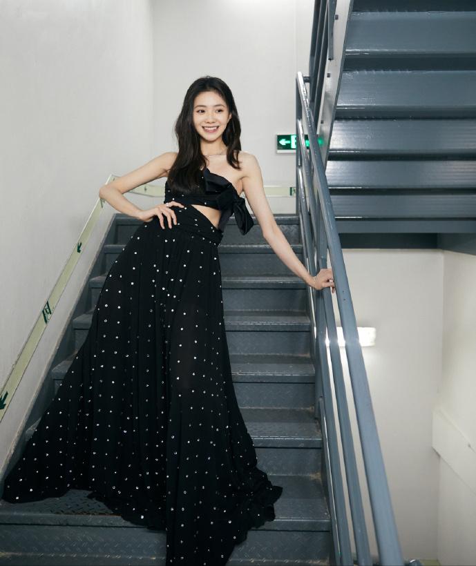 Weibo night on the red carpet, the four generations of girls gathered together, princess Zhou ...