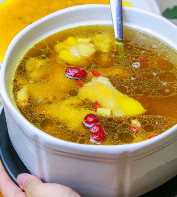 When stewing chicken, learn the trick of "don't put 3, add 2", the meat ...