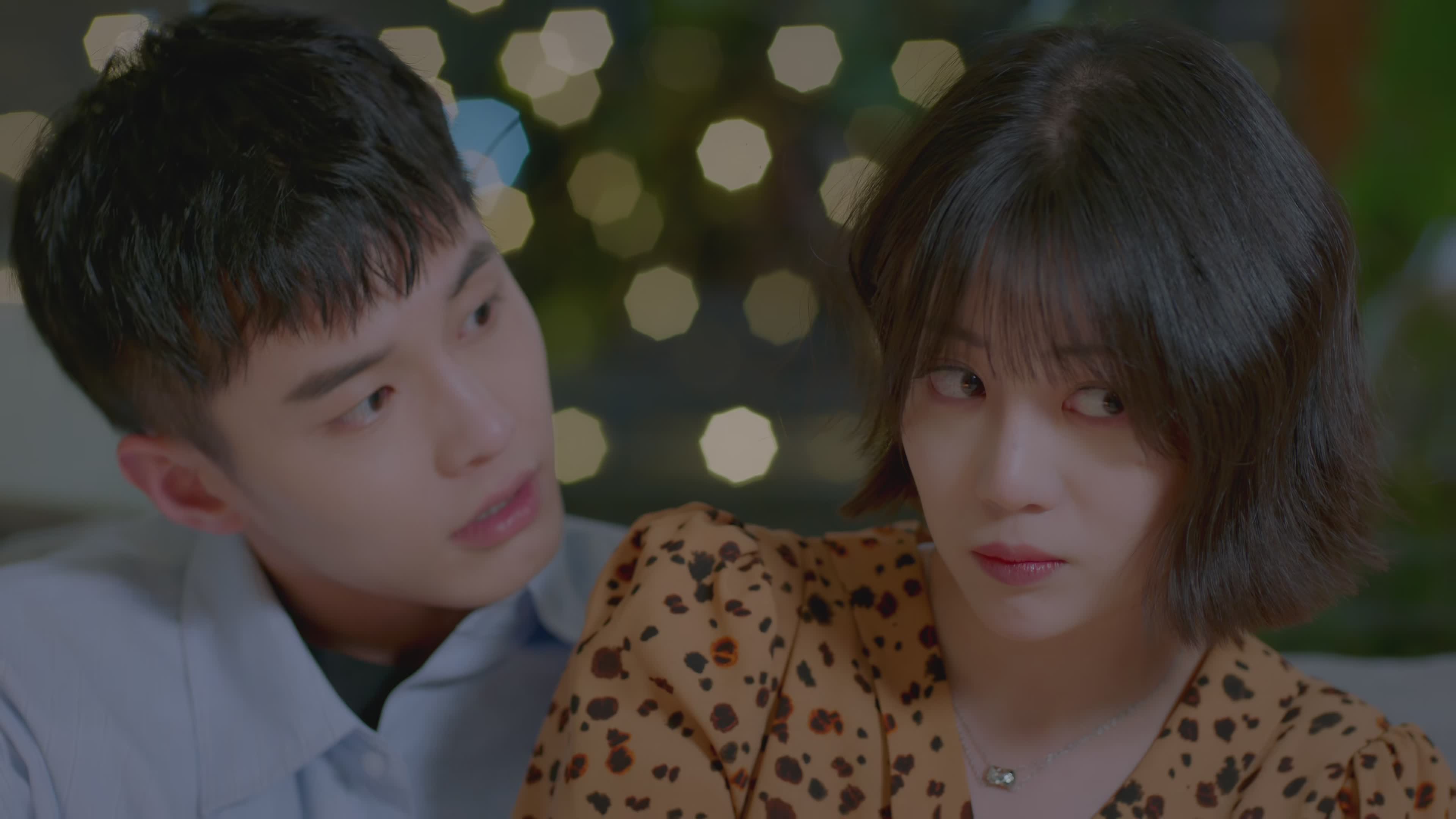 My neighbor is not grown up: sweet love is enviable, and the middle-aged crisis pierces people's ...