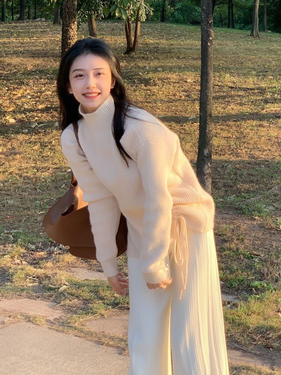 How to dress gentle and ladylike in winter?Drawstring sweater + knitted ...