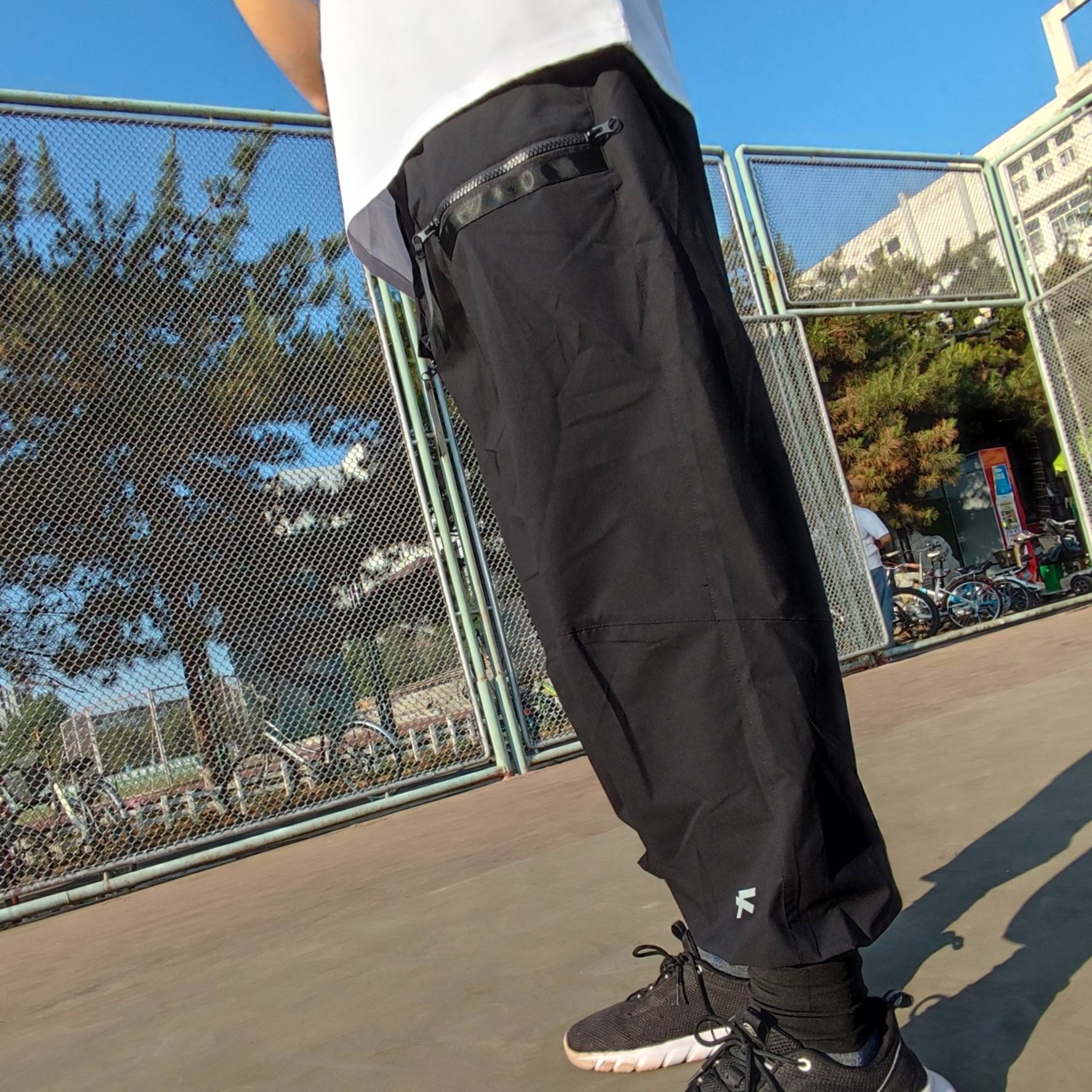 Possessing the wind mystery city functional pants, which will explode ...