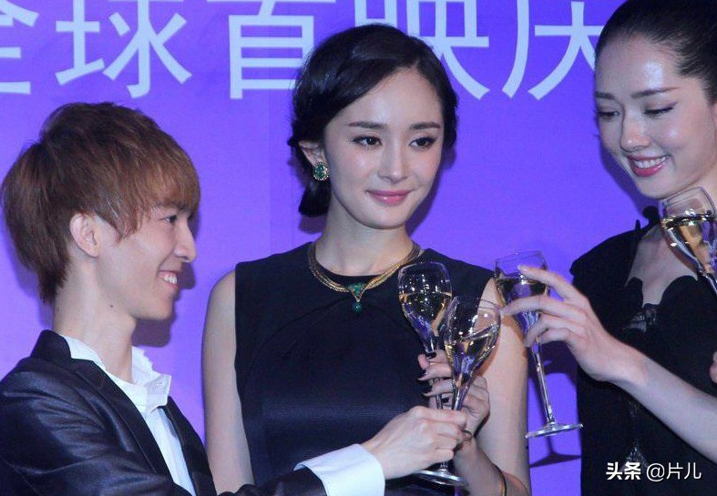 Yang Mi and Guo Jingming were met by chance on the street, and their ...