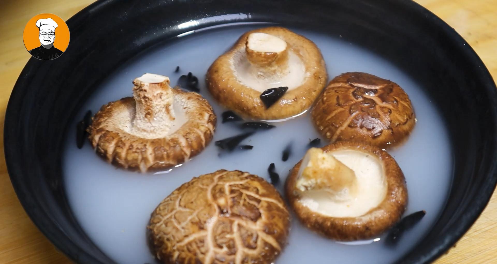 According to this recipe, the leek box does not show any water or the ...