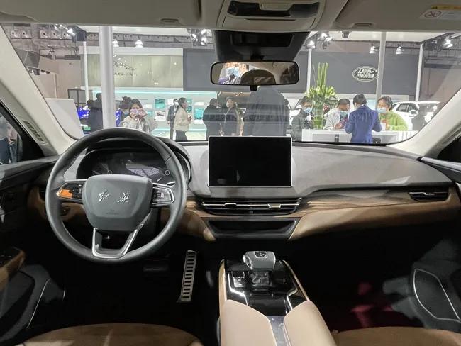 Hongqi E-QM5 debuts with 431km battery life, but the design needs to be adapted - iNEWS
