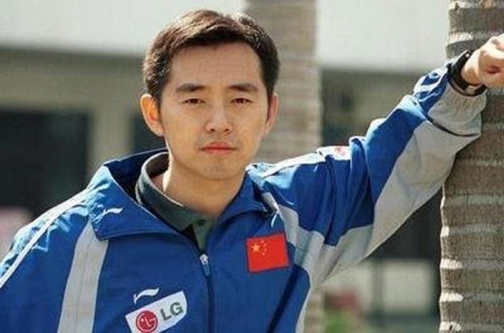 Kong Linghui: The Hui of the year is now in gray, and he has been in ...