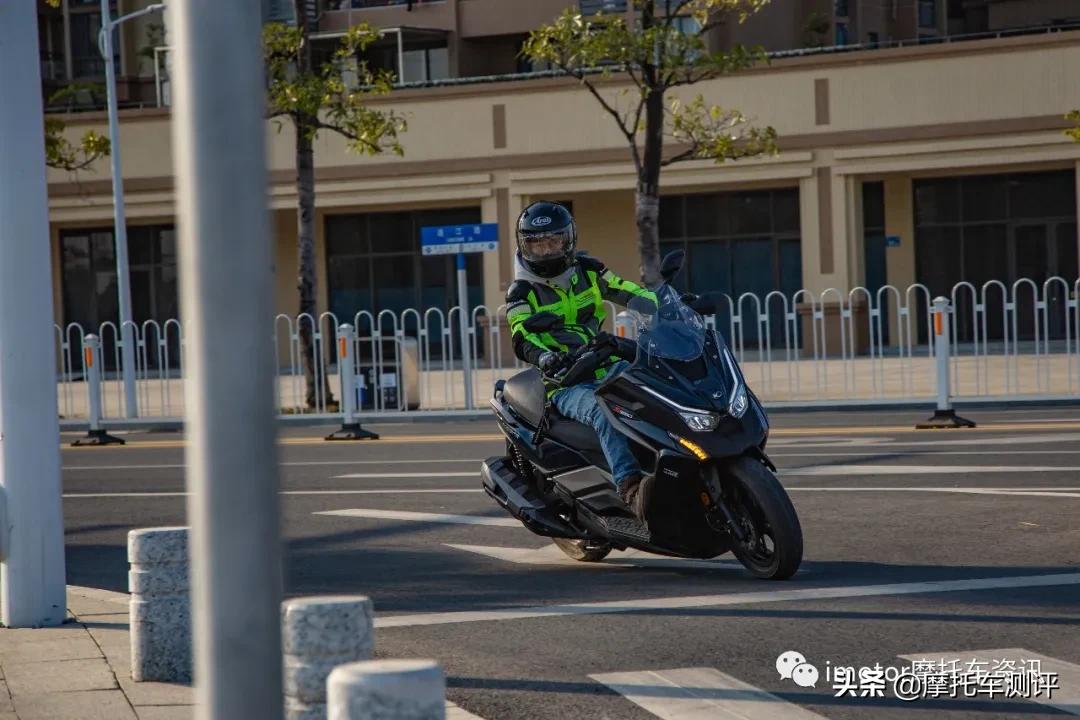 Guangyang Racing S350 sports pedal hits quickly - iNEWS