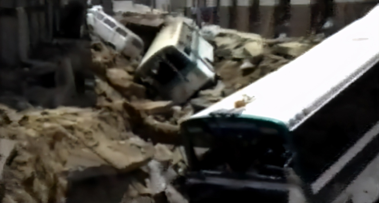 The whole process of the Mexican sewer explosion: the whole street was ...