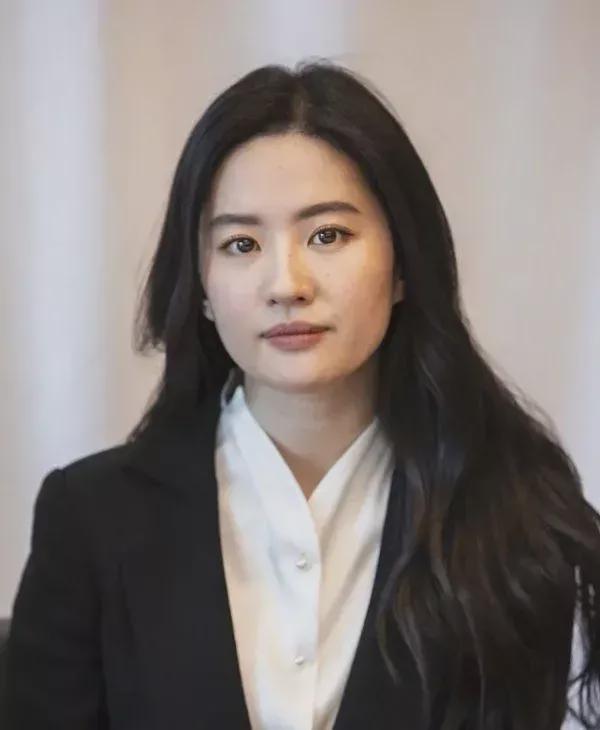 Liu Yifei's face is broken now, and the horizontally developed skin has ...